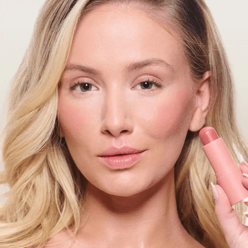 Blush em Bastão Mascavo Flush Stick 6g - Cor Maple | Amobeleza