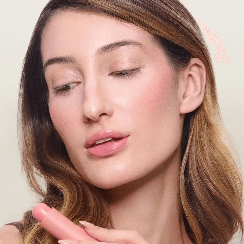 Blush em Bastão Mascavo Flush Stick 6g - Cor Peony | Amobeleza